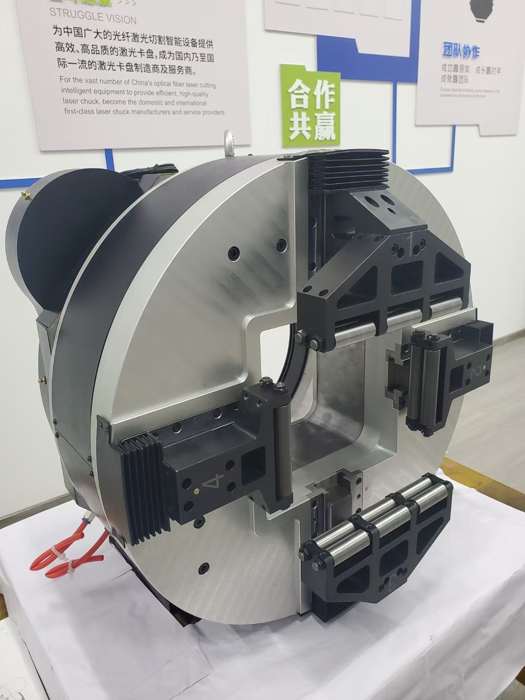 Full Stroke Square Hole Rotary Main Chuck Of Laser Dedicated Pipe Cutter