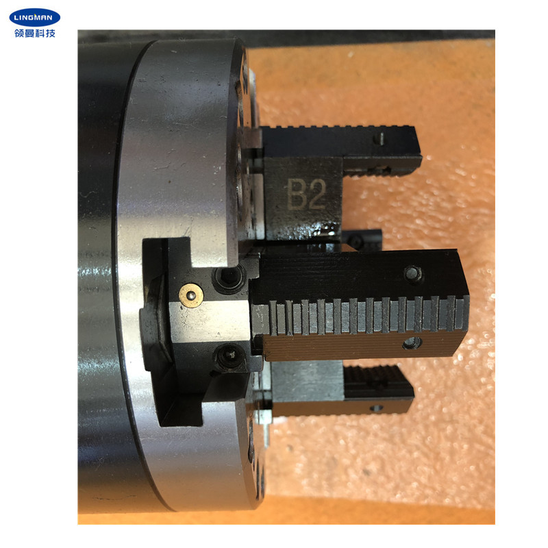 W165J Lever Type Medium Solid 4 Jaw Double Acting Feeding Chuck